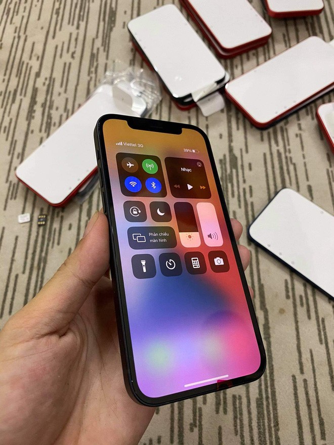 iPhone 12 Lock về Việt Nam: Giá 18 triệu nhưng nghe gọi không ổn định