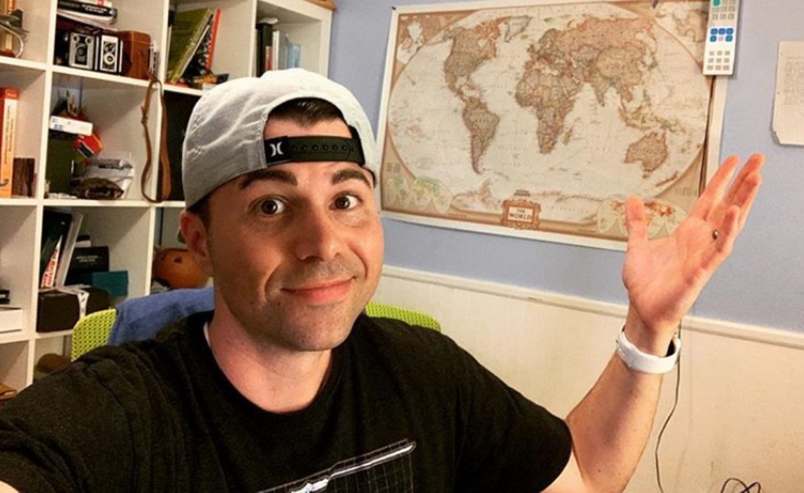 Cựu kỹ sư NASA bỏ việc để làm YouTuber, trở thành ngôi sao với 16 triệu ...