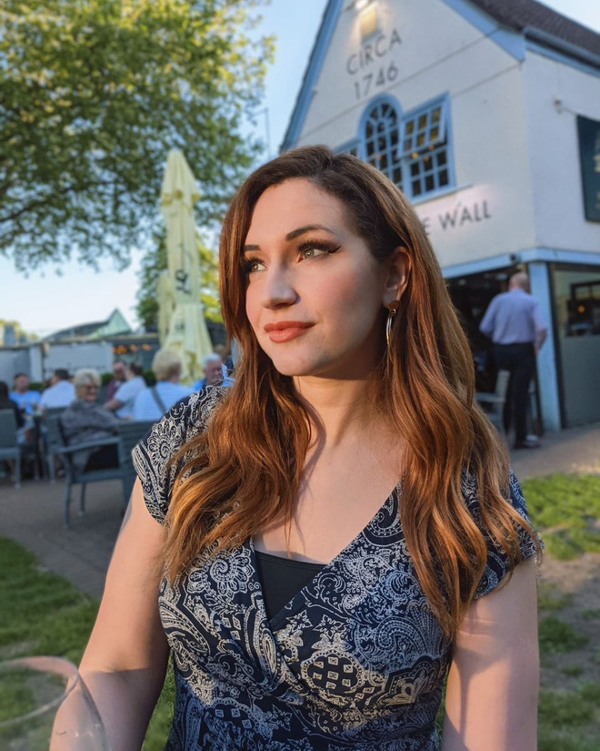 Đang yên đang lành, nữ streamer tự dưng bị khoá tài khoản Instagram chỉ ...