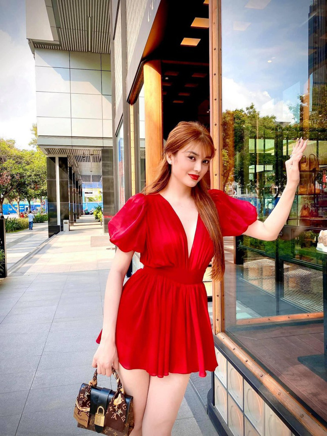 LiLy Chen - Từ tuổi thơ cơ cực sống bằng tiền từ thiện đến sở hữu tài ...