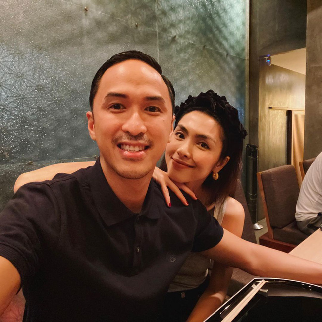 Nhìn hội con cái của "ông vua hàng hiệu" Johnathan Hạnh Nguyễn, ai cũng ...