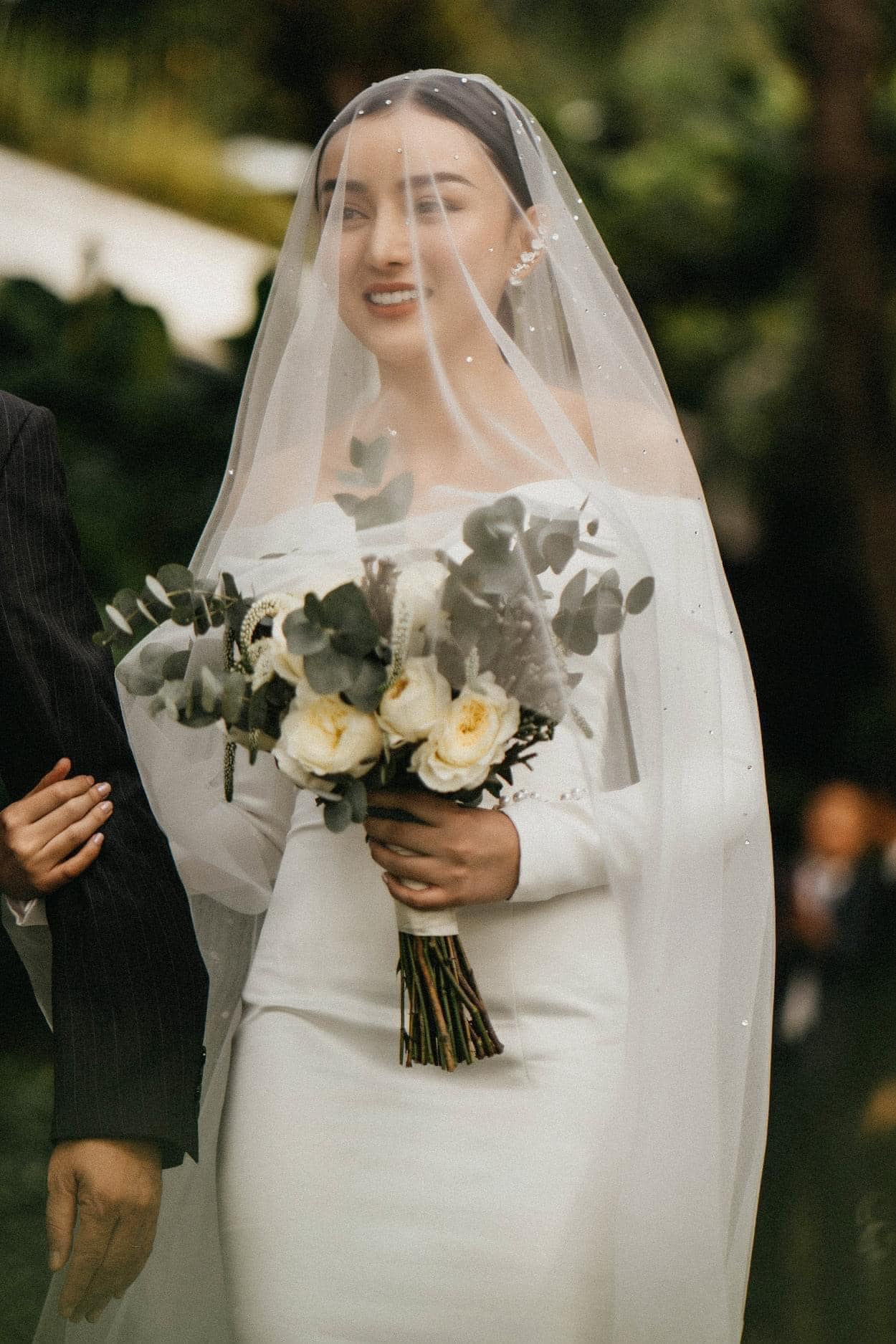 Angela Chu - vợ đại gia Thái Lan tiết lộ cuộc sống "thận trọng" trong ...