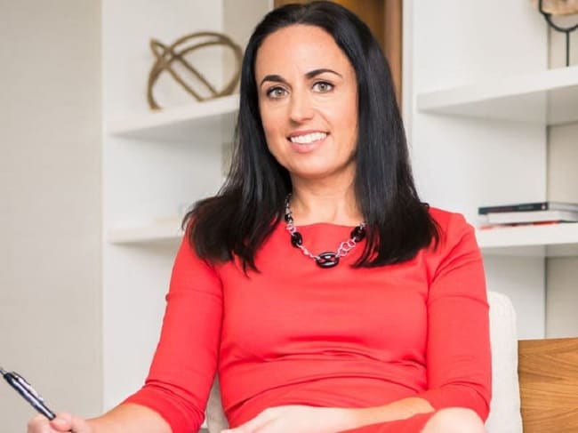 Nhà trị liệu tâm lý chia sẻ 5 cụm từ cha mẹ không bao giờ nên nói với con