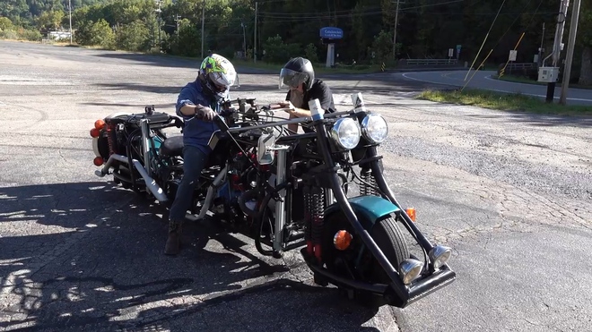 Phượt thủ Mỹ bỏ 3 năm chế xe máy 'siêu trường siêu trọng': Nặng như ...