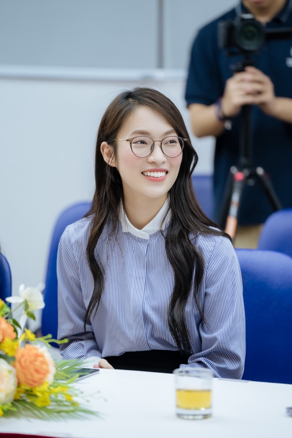 MC Khánh Vy chia sẻ bí quyết học IELTS cực tiết kiệm, không cần đến trung tâm vẫn hiệu quả