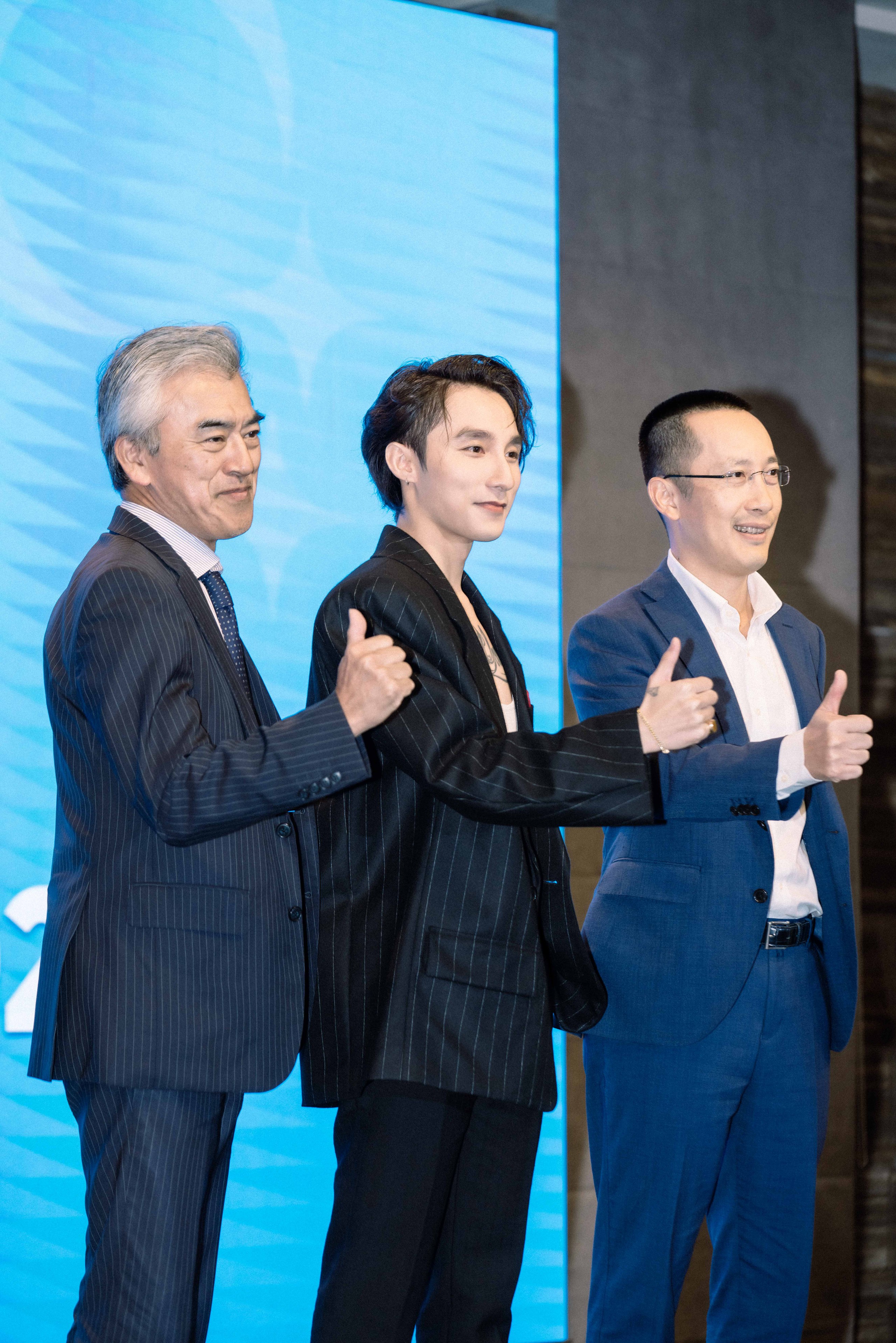 Sơn Tùng M-TP tiết lộ MÓN QUÀ tự thiết kế dành tặng fandom, nhiều điều ...