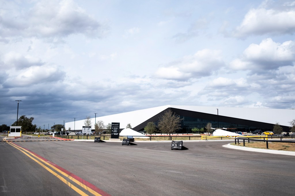 ‘Vương quốc’ Elon Musk trong lòng nước Mỹ: Thị trấn 12.000 người bị ...