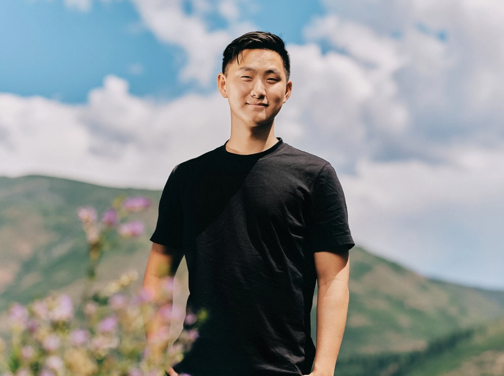 Chân dung tỷ phú tự thân trẻ nhất thế giới khi chỉ mới 25 tuổi: Năm nhất bỏ đại học để khởi ...