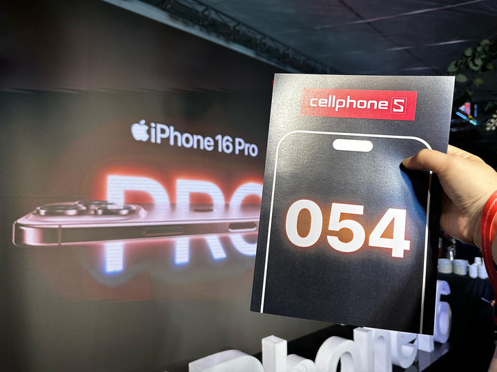 Hơn 10.000 iPhone 16 series giao tới tay khách Việt ngay trong đêm mở bán