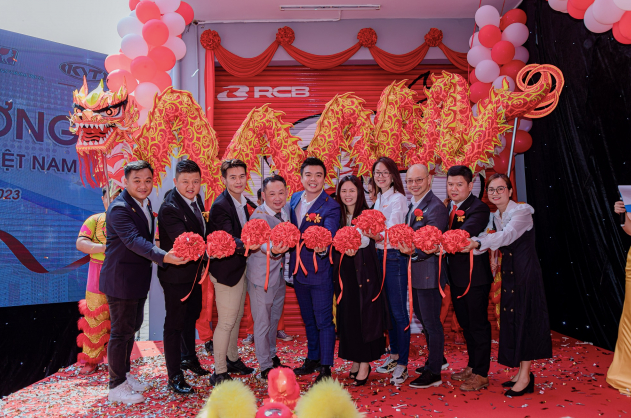Thế hệ F1 xán lạn của Malaysia: Chị em CEO Lee Joyce nhà MKA Group và ...