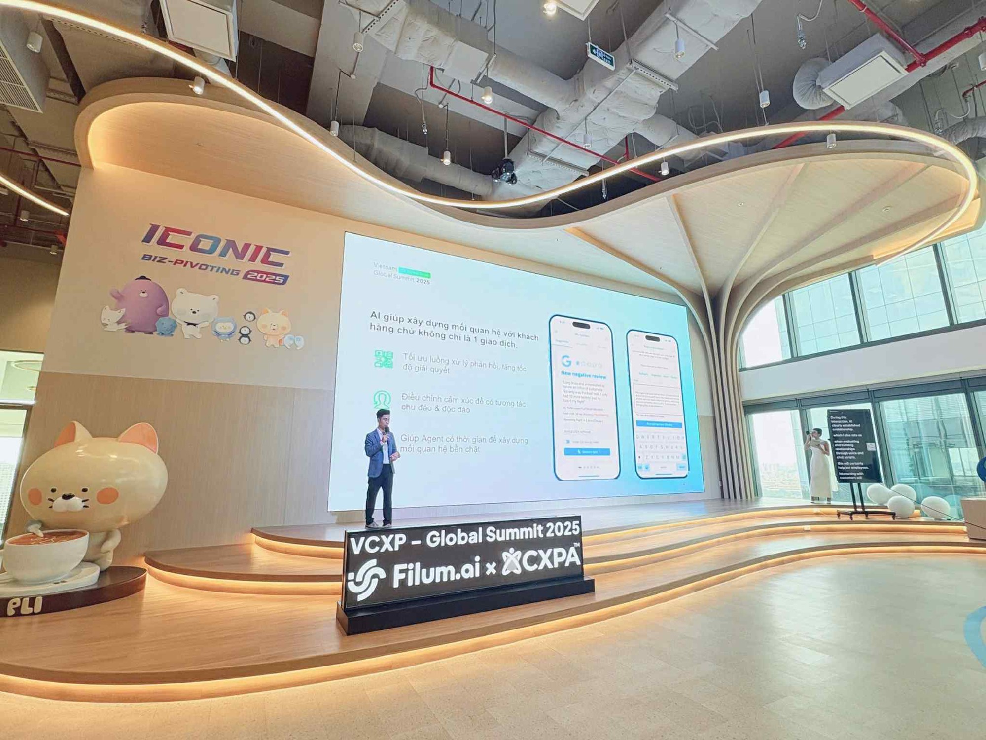 Cha đẻ ngành CX’ Bruce Temkin: “AI chỉ thật sự có ý nghĩa khi được ‘neo ...