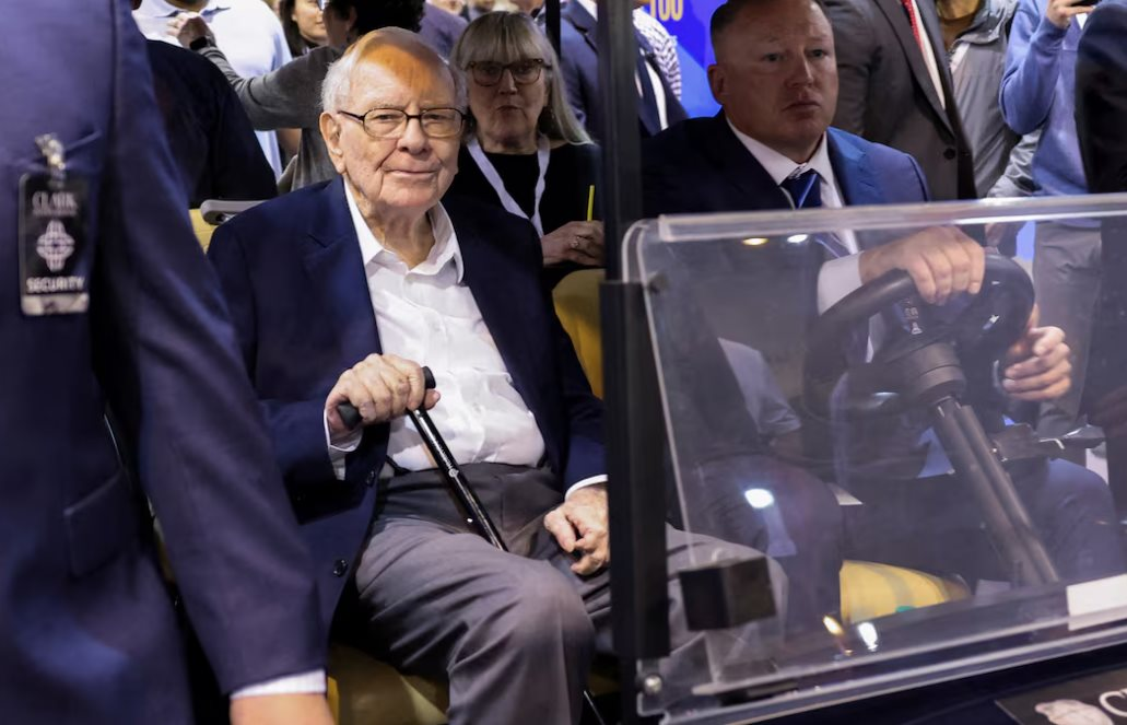 Warren Buffett cảnh báo: Không phải tôi!