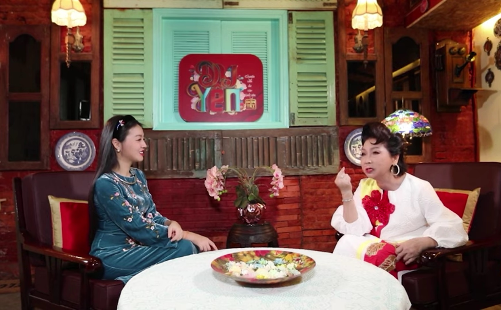 Nữ NSND đầu tiên là tiến sĩ: "Tôi buộc phải mới, tôi mới có 80 tuổi thôi"