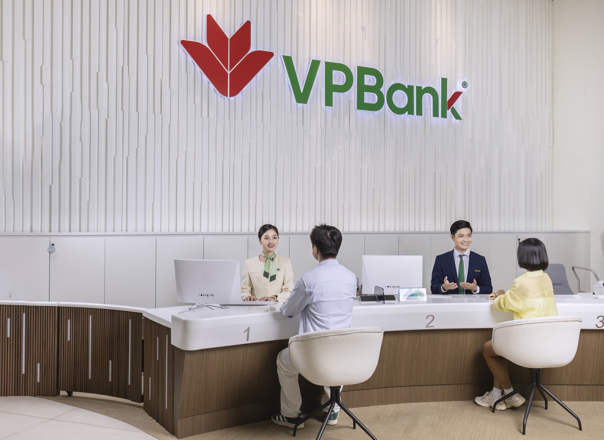 Sau đúng 17 tháng, VPBank trở lại vị trí ngân hàng tư nhân lớn nhất ...
