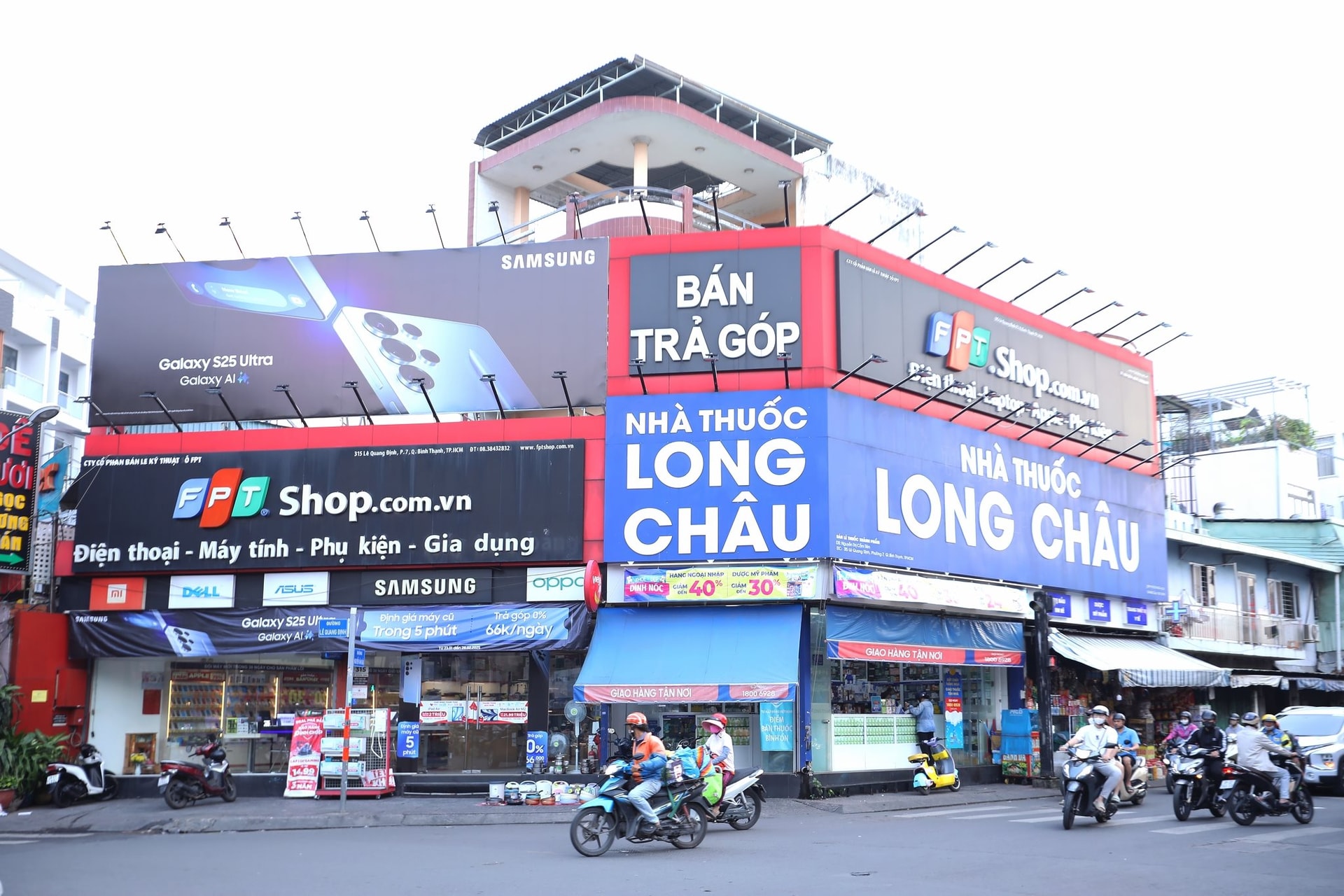 FPT Shop thoát lỗ , doanh thu qúy IV tăng mạnh trong năm 2025