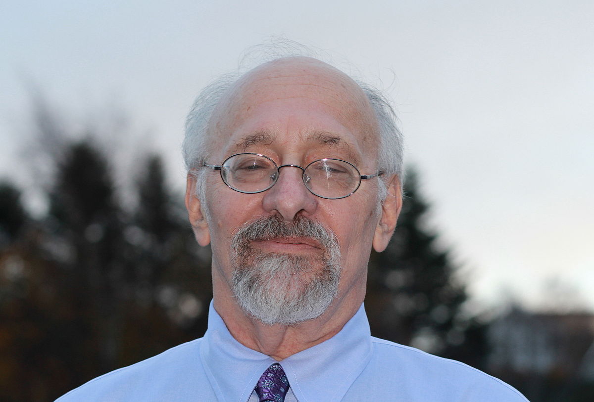 Đây là ảnh chụp não bộ của 2 đứa trẻ, đứa trẻ bên phải sẽ có một tương ...