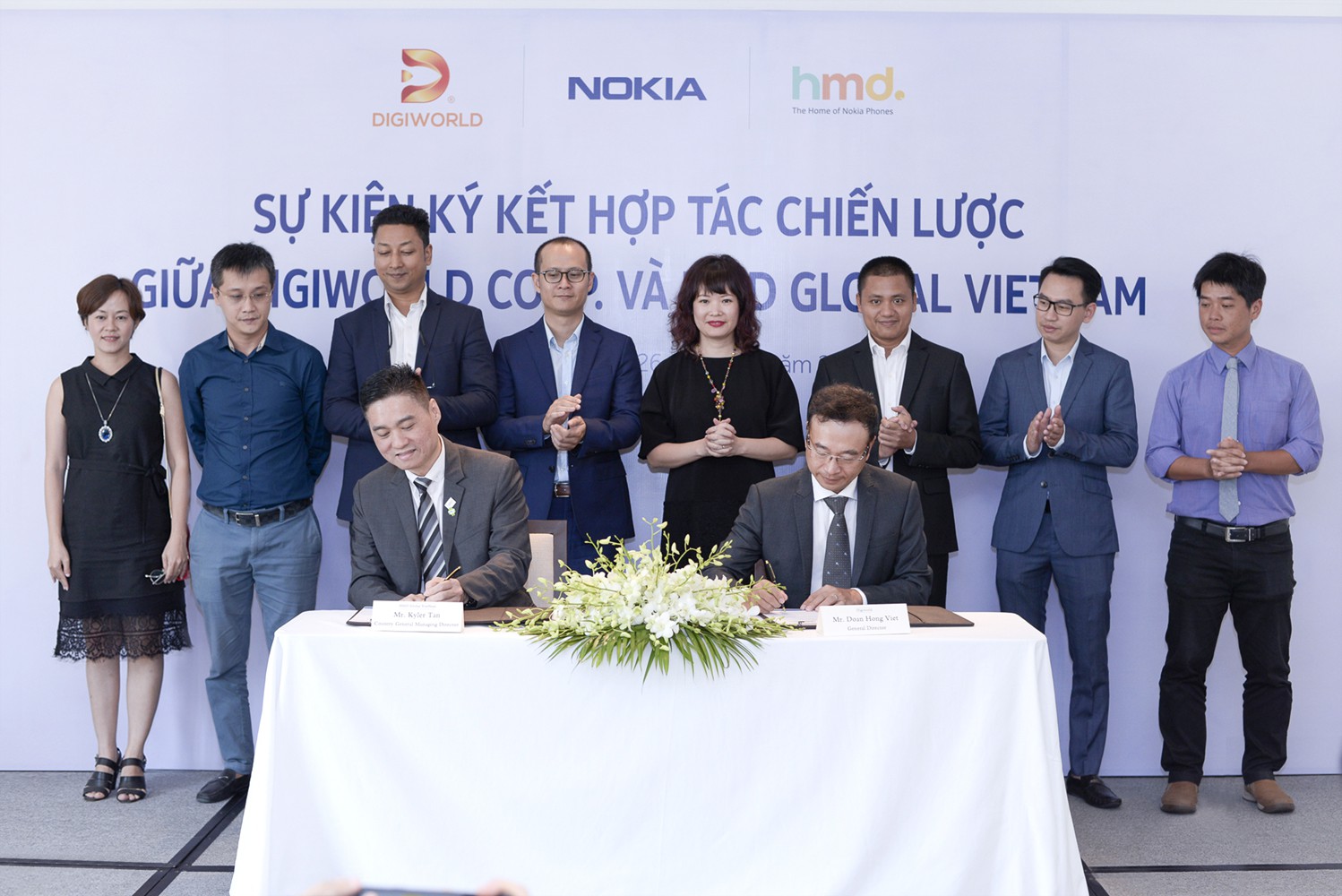 'Ông vua' điện thoại một thời Nokia bắt tay với Digiworld, phân phối ...