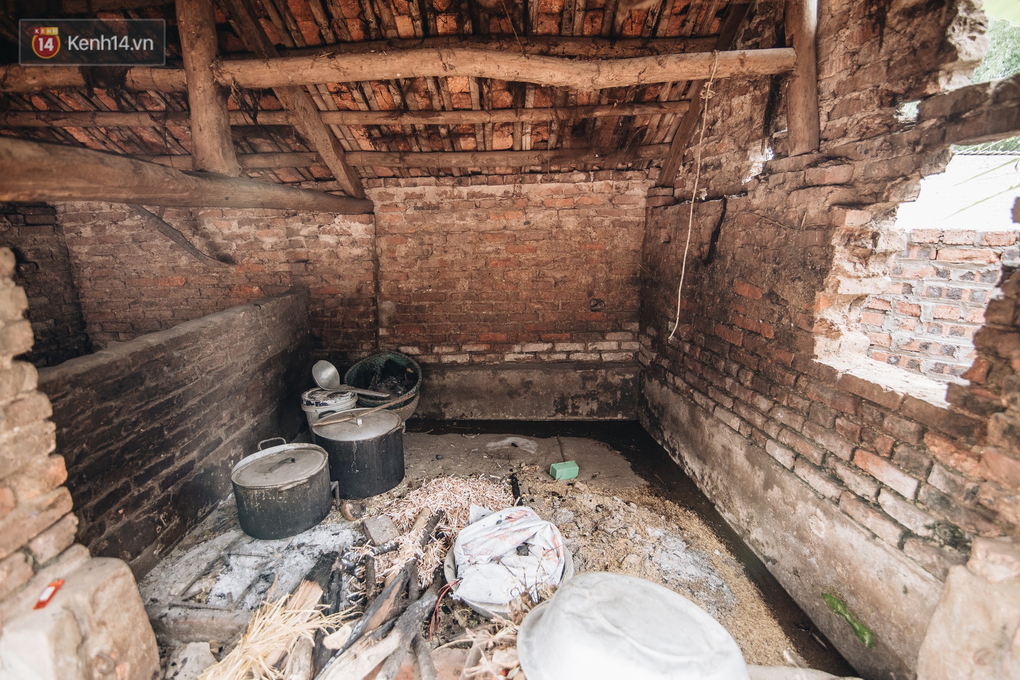 Gặp "bà Tân Vê Lốc" có 1 triệu subcribe nhờ nấu ăn "khổng lồ": Bà xấu ...