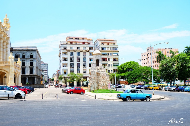 Havana, Cuba – Dải lụa đào bay