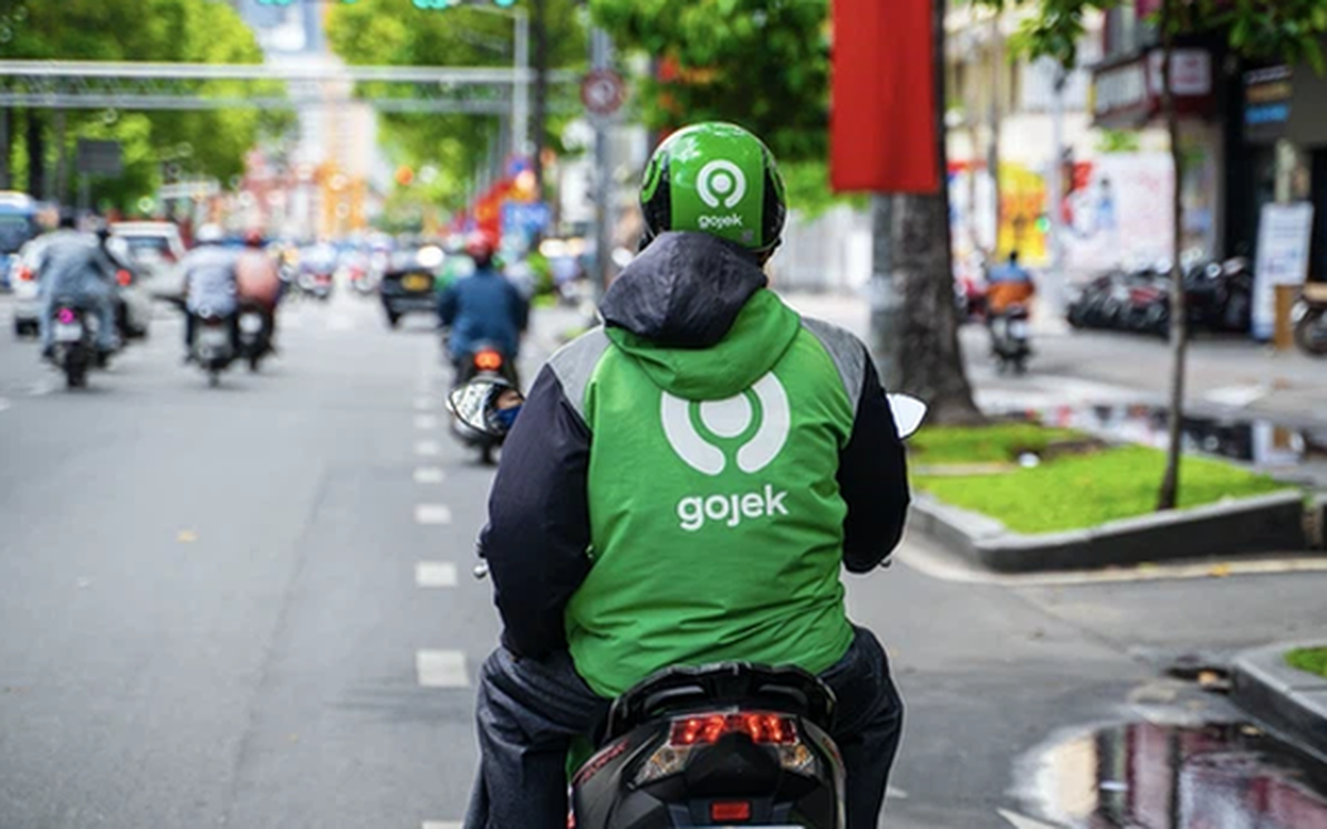 Hà Nội giãn cách theo Chỉ thị 16: Grab, Be, Gojek... có được chở khách ...
