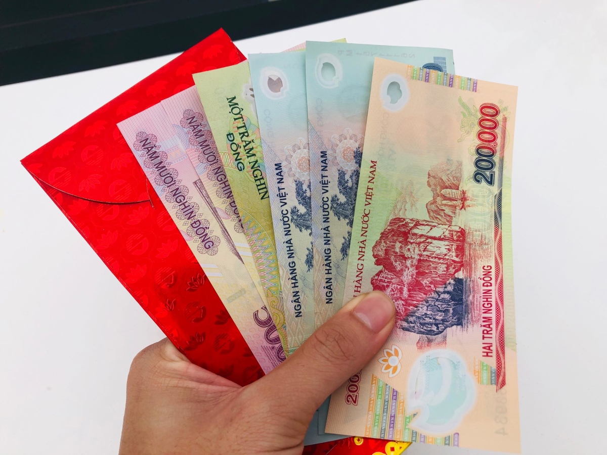 Ai sẽ được tặng quà tiền mặt 400 . 000 Đồng trong tuần này từ Chính phủ?