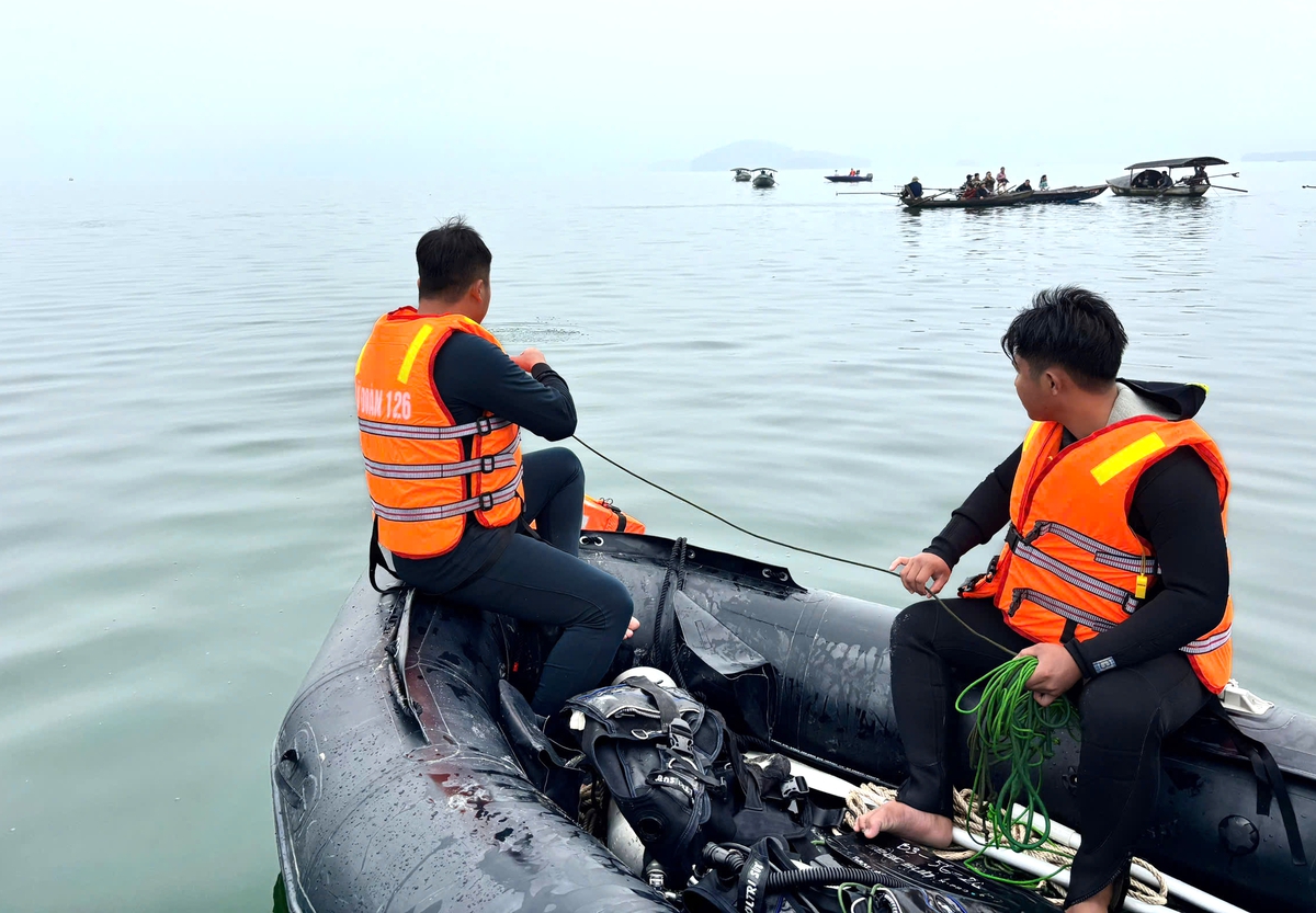 Cháy tàu du lịch trên biển Cát Bà: An toàn cho 15 hành khách và nhân viên