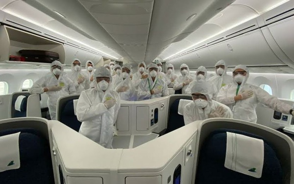 Xúc động tâm thư bố gửi con là TVHK Bamboo trước chuyến bay đặc biệt ...