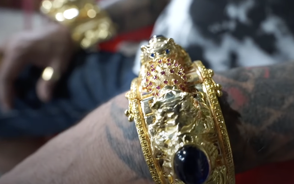 Xôn xao tiệm ốc nổi tiếng Sài Gòn có chủ đeo 116 cây vàng trị giá gần 7 ...