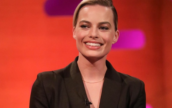 Bông hồng Hollywood Margot Robbie tuyệt đỉnh thanh lịch trong thiết kế ...