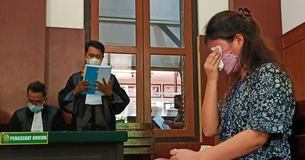 Để lại đúng 1 lời review chê vu vơ trên Instagram, cô gái đối mặt với ...