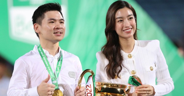 Hoa hậu Mỹ Linh: 'Mong đội bóng của ông xã làm nên lịch sử ở Siêu cúp'