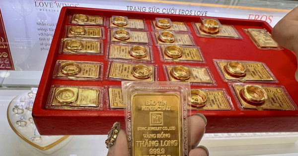 Giá vàng bất ngờ vọt tăng gần 1 triệu đồng/lượng