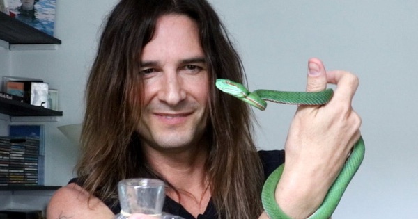 Gặp gỡ Steve Ludwin, người chối bỏ tử thần, tiêm nọc độc rắn vào người ...